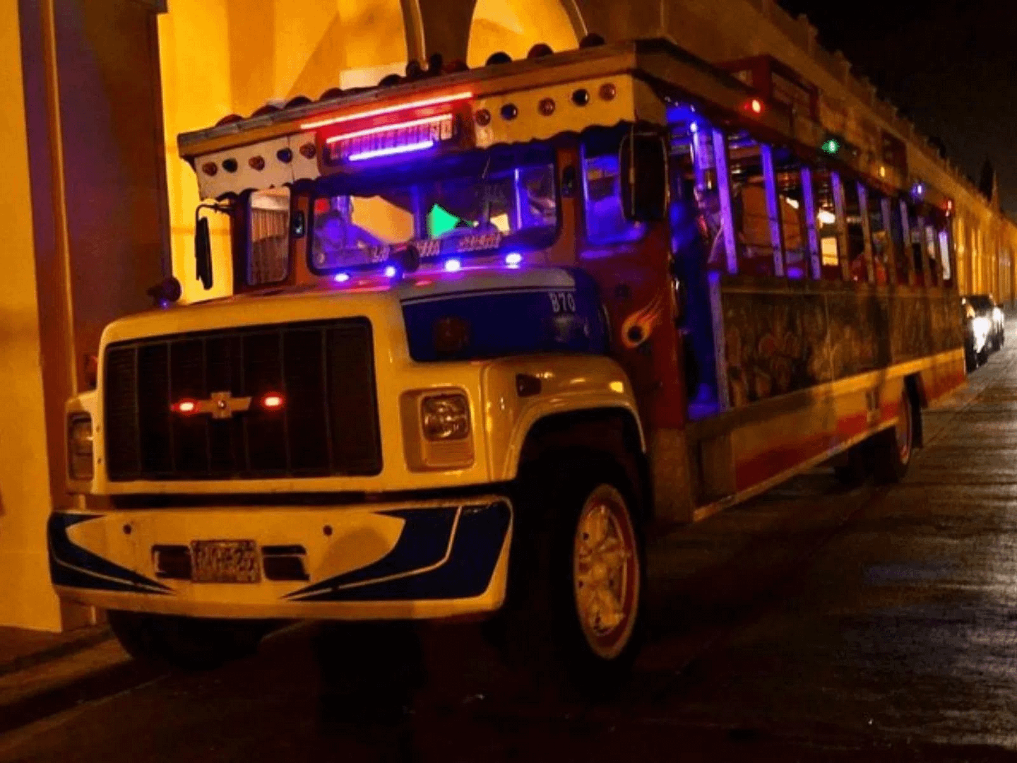 Bus Tour en Cartagena | Rumba Chiva